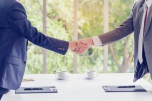 カーボンフットプリント（CFP）とは？メリットや課題、脱炭素への取組み事例をご紹介 - ELCOM SDGsブログ